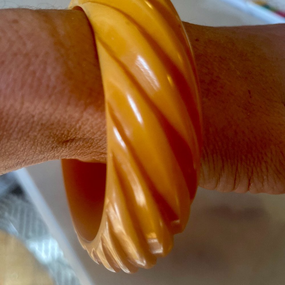 Carved Bakelite Butterscotch Bangle - Gem
